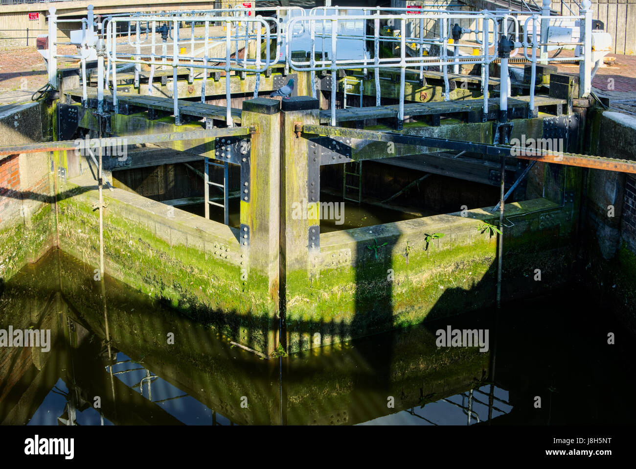 Lock Gates at Oulton Broad in Oulton Stock Photo - Alamy