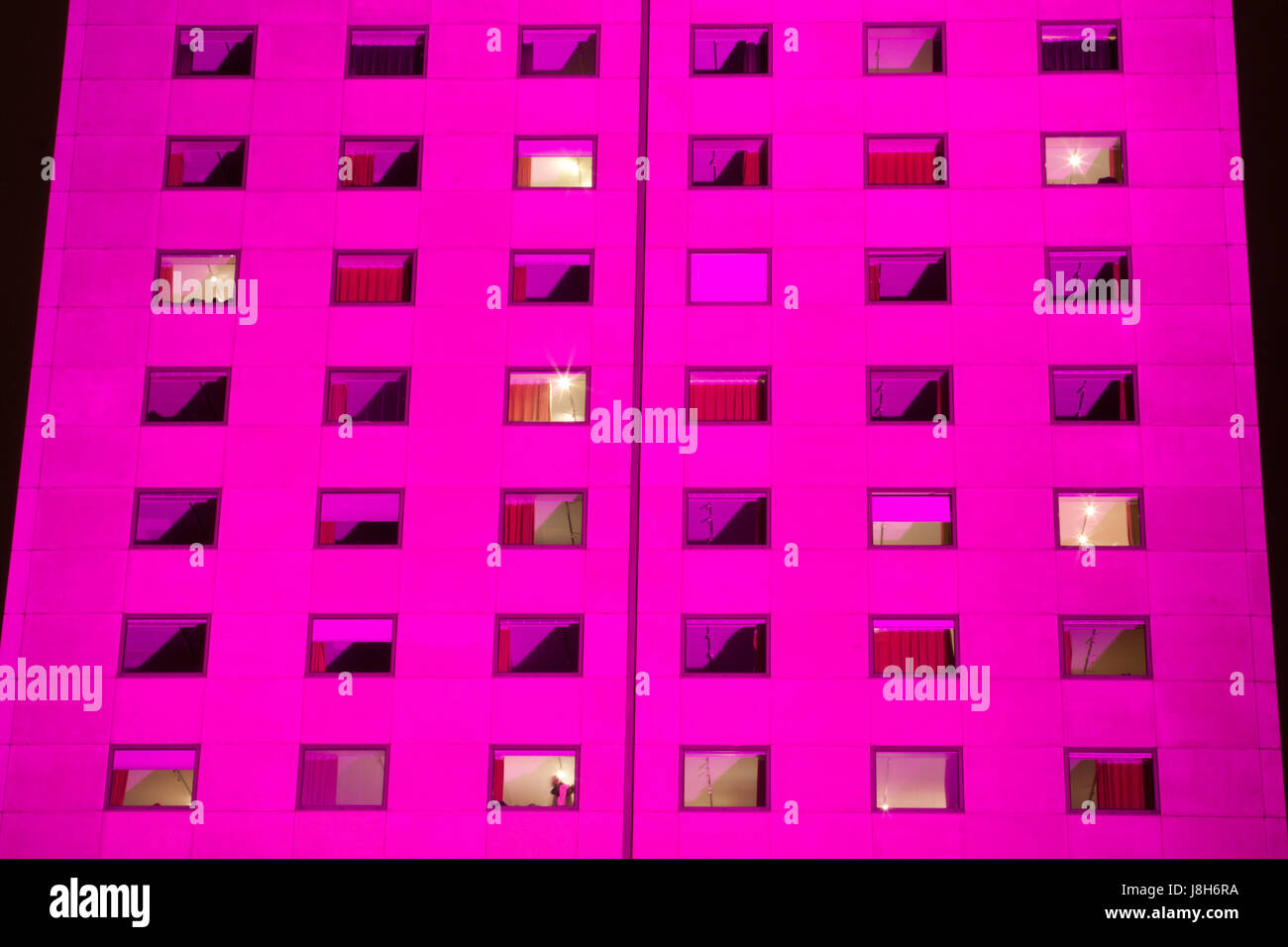 Single storey hotel hi-res stock photography and images - Alamy