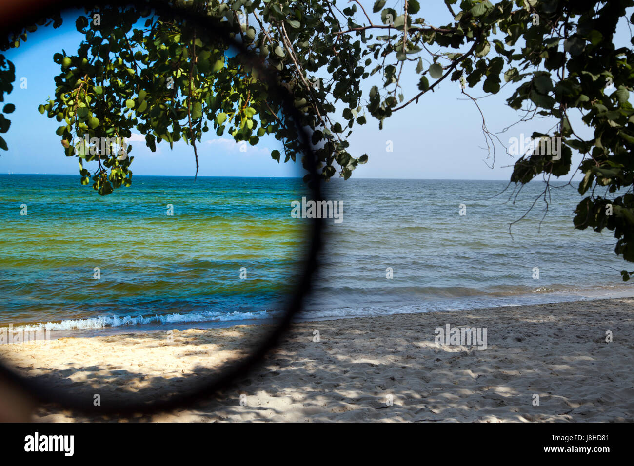 Horizontal polarization hi-res stock photography and images - Alamy