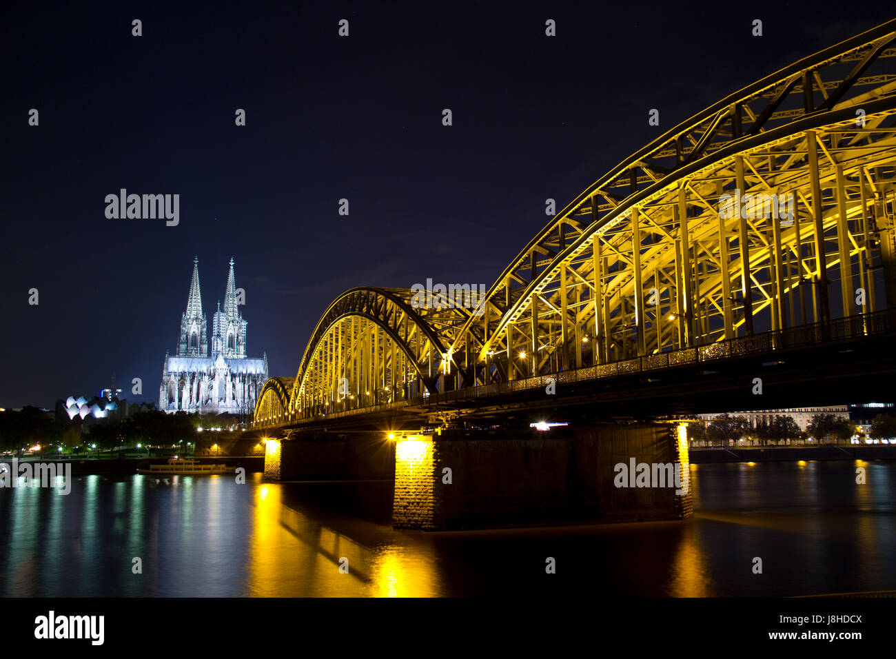 hohenzollern bridge in cologne at night Stock Photo - Alamy
