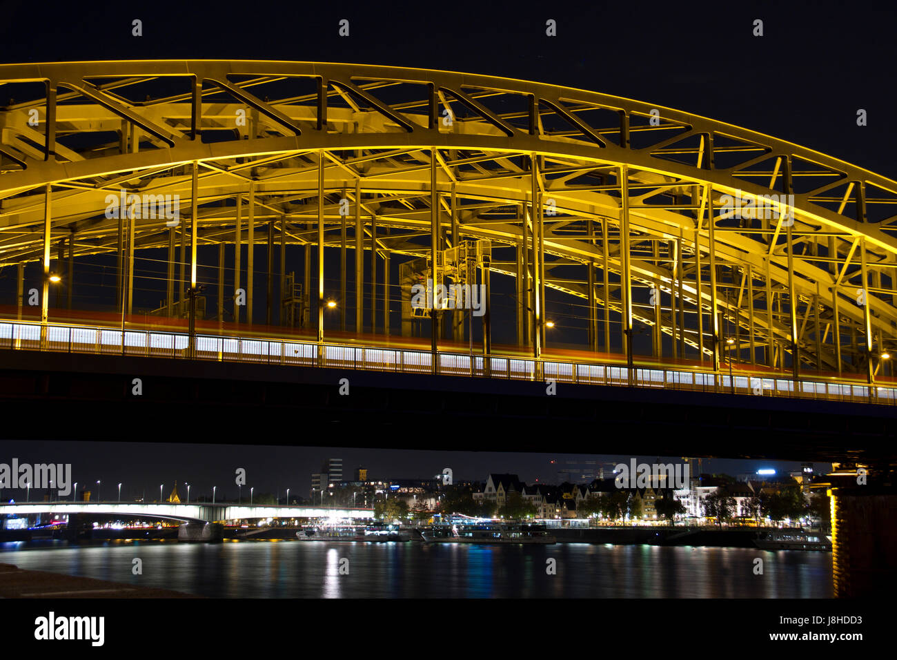 hohenzollern bridge in cologne at night Stock Photo - Alamy