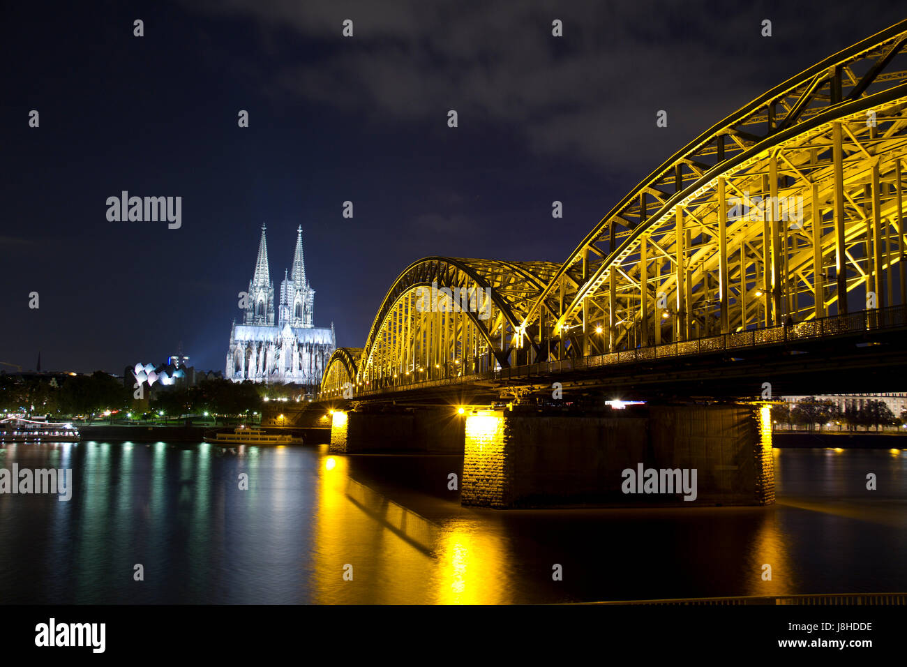hohenzollern bridge in cologne at night Stock Photo - Alamy