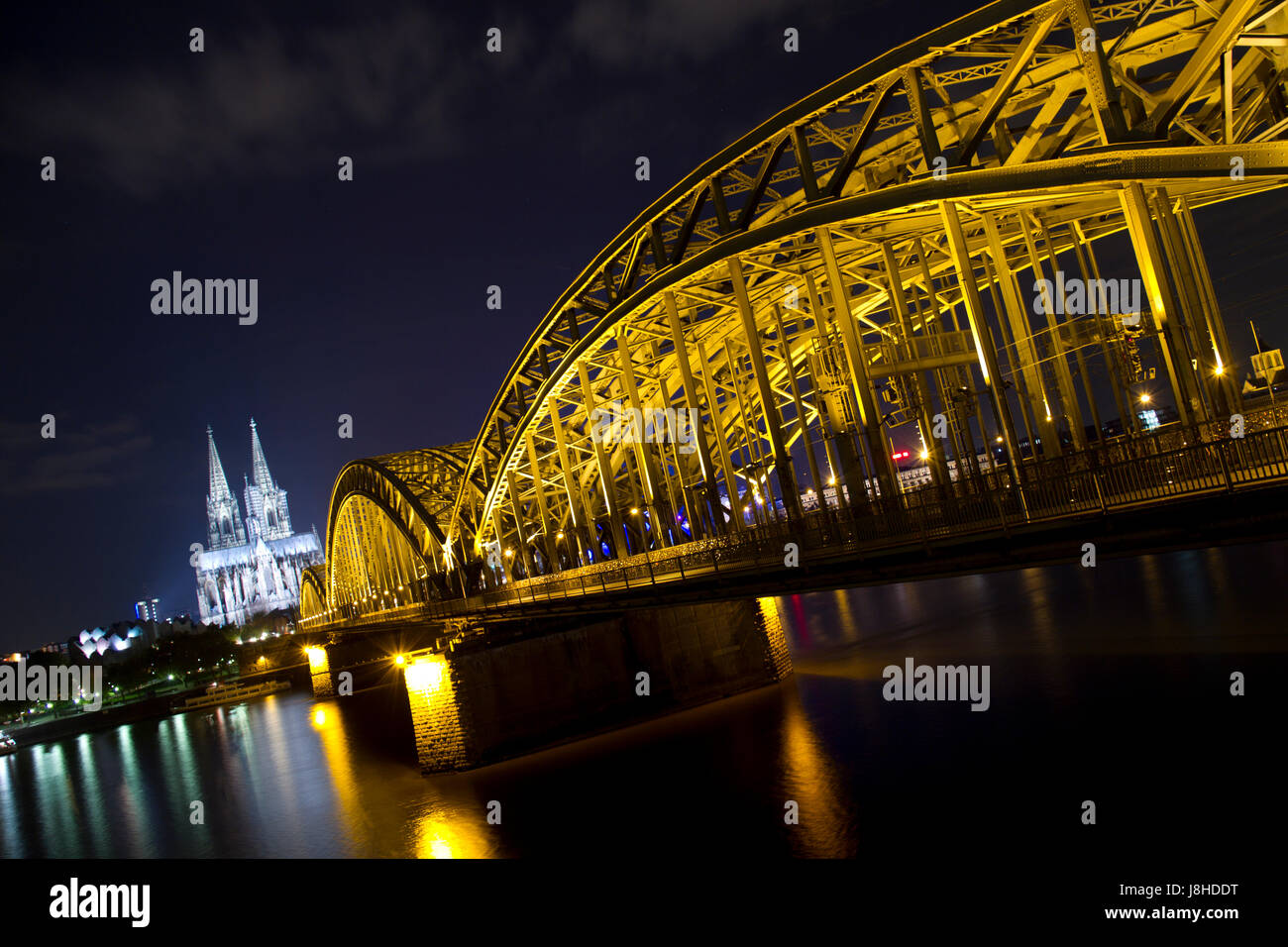 hohenzollern bridge in cologne at night Stock Photo - Alamy