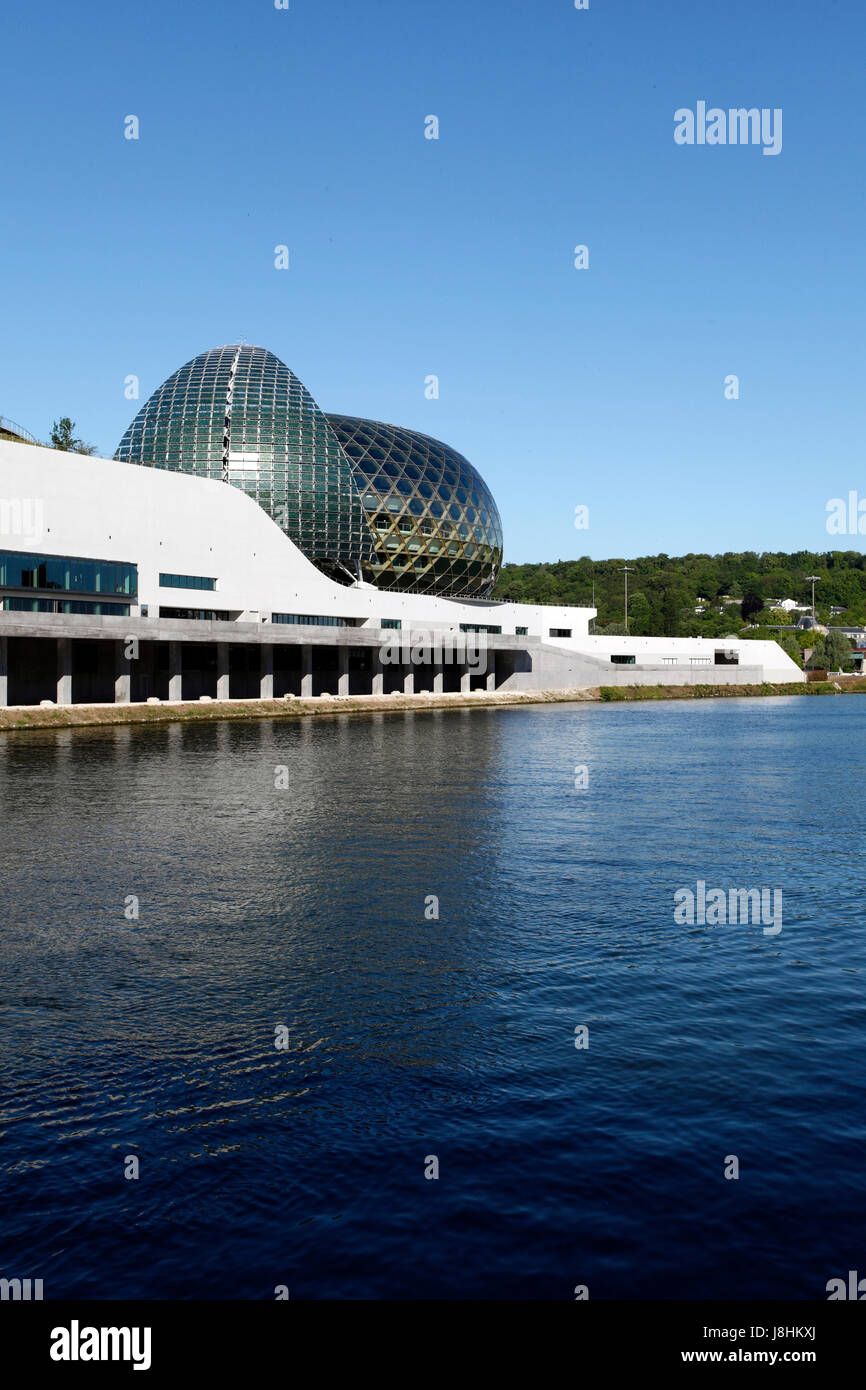 Island of Seguin. View from The Cité musicale de l’ile Seguin, Boulogne ...