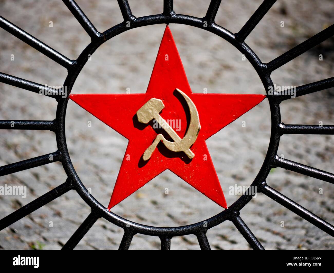 sign, signal, emblem, door, sense, soviet union, sickle, sledges ...