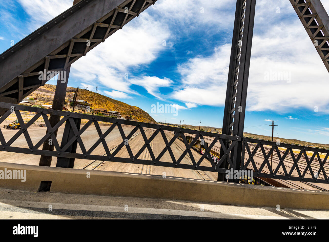 Bnsf railroad bridge hi-res stock photography and images - Alamy