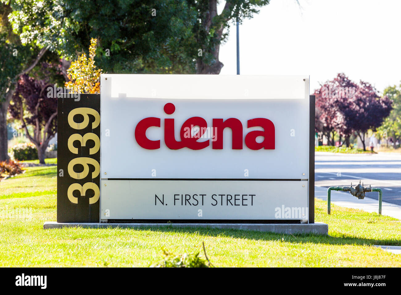 Ciena logo hi-res stock photography and images - Alamy