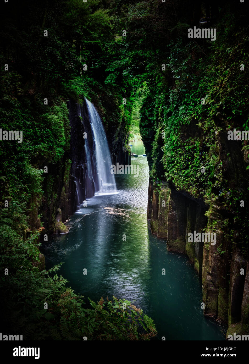 Waterfall japan river hi-res stock photography and images - Alamy