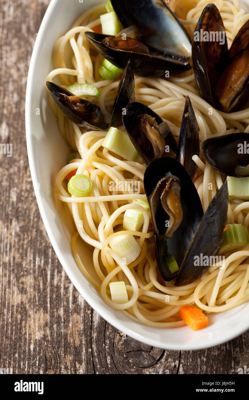 shell, dough, noodles, open, boiled, spaghetti, mussel, meat, aerial ...