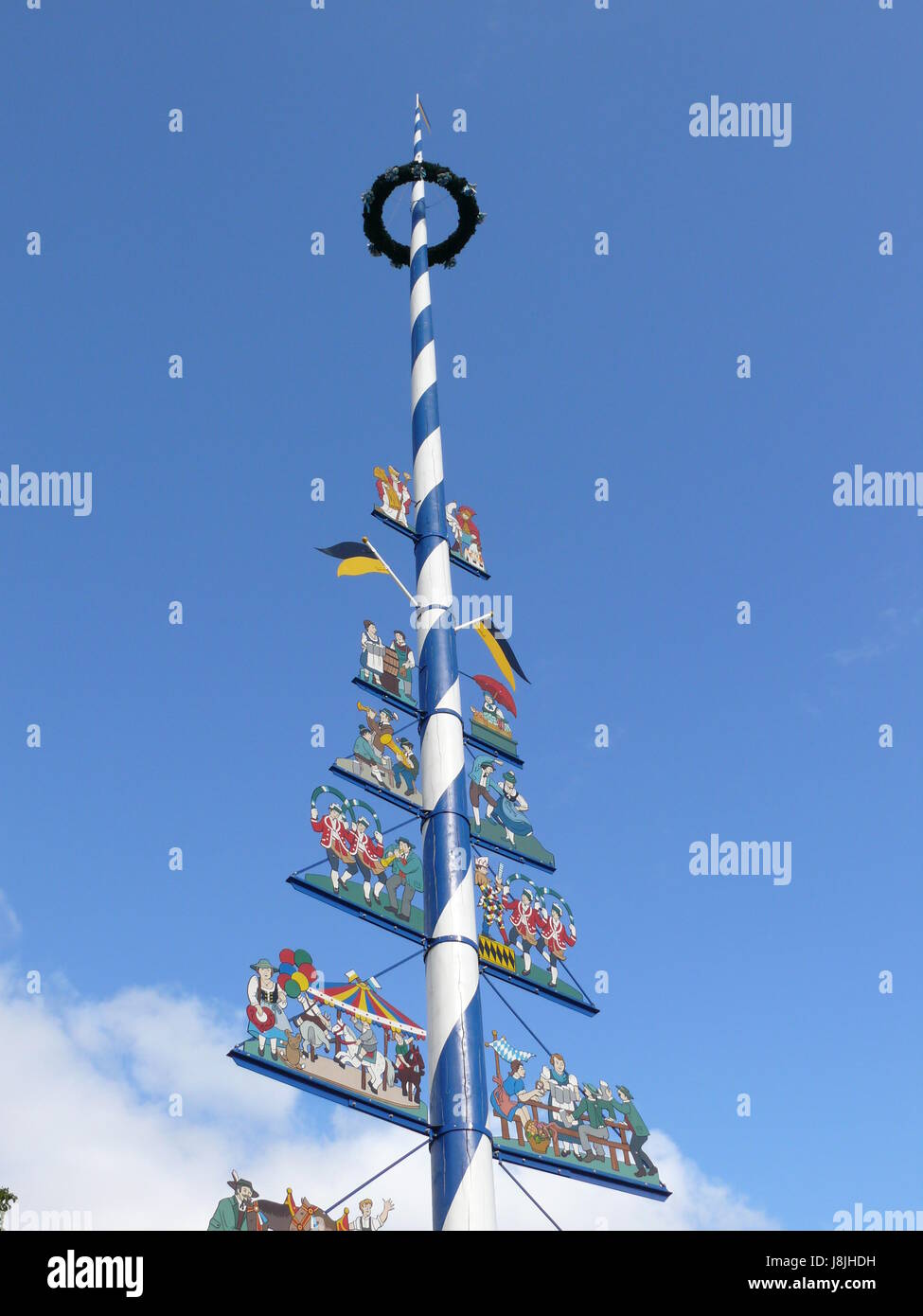 Maypole on viktualienmarkt in munich hi-res stock photography and ...