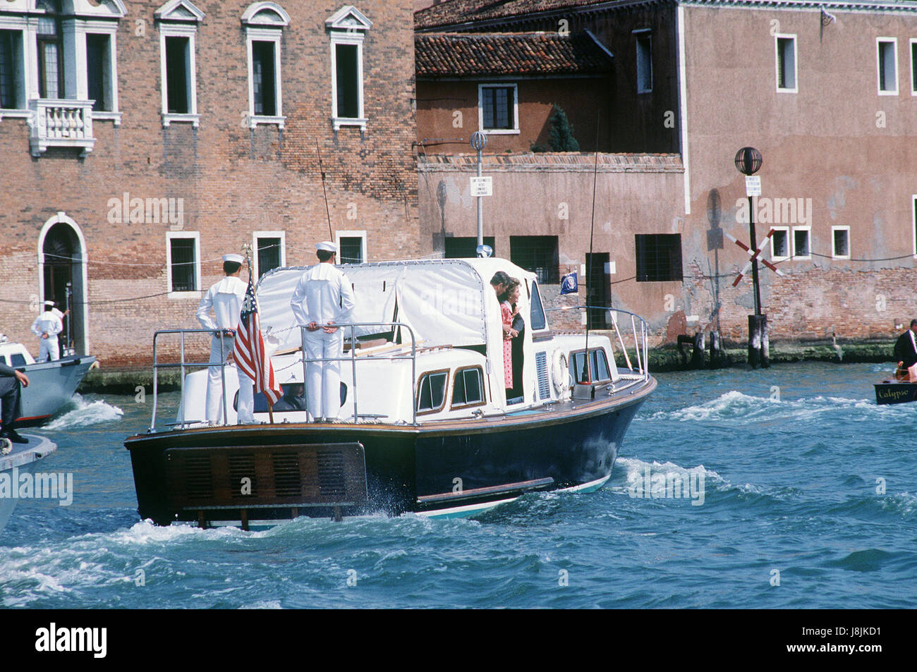 President Ronald Reagan and Nancy Reagan emerge from the cabin of the ...