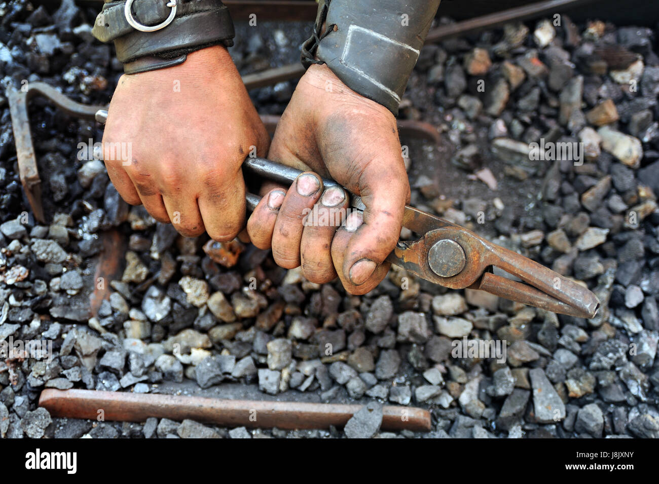 hand, hands, detail, smith, possession, holding, blacksmith, working ...
