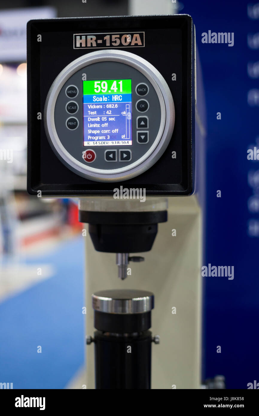 Rockwell Hardness Test Machine