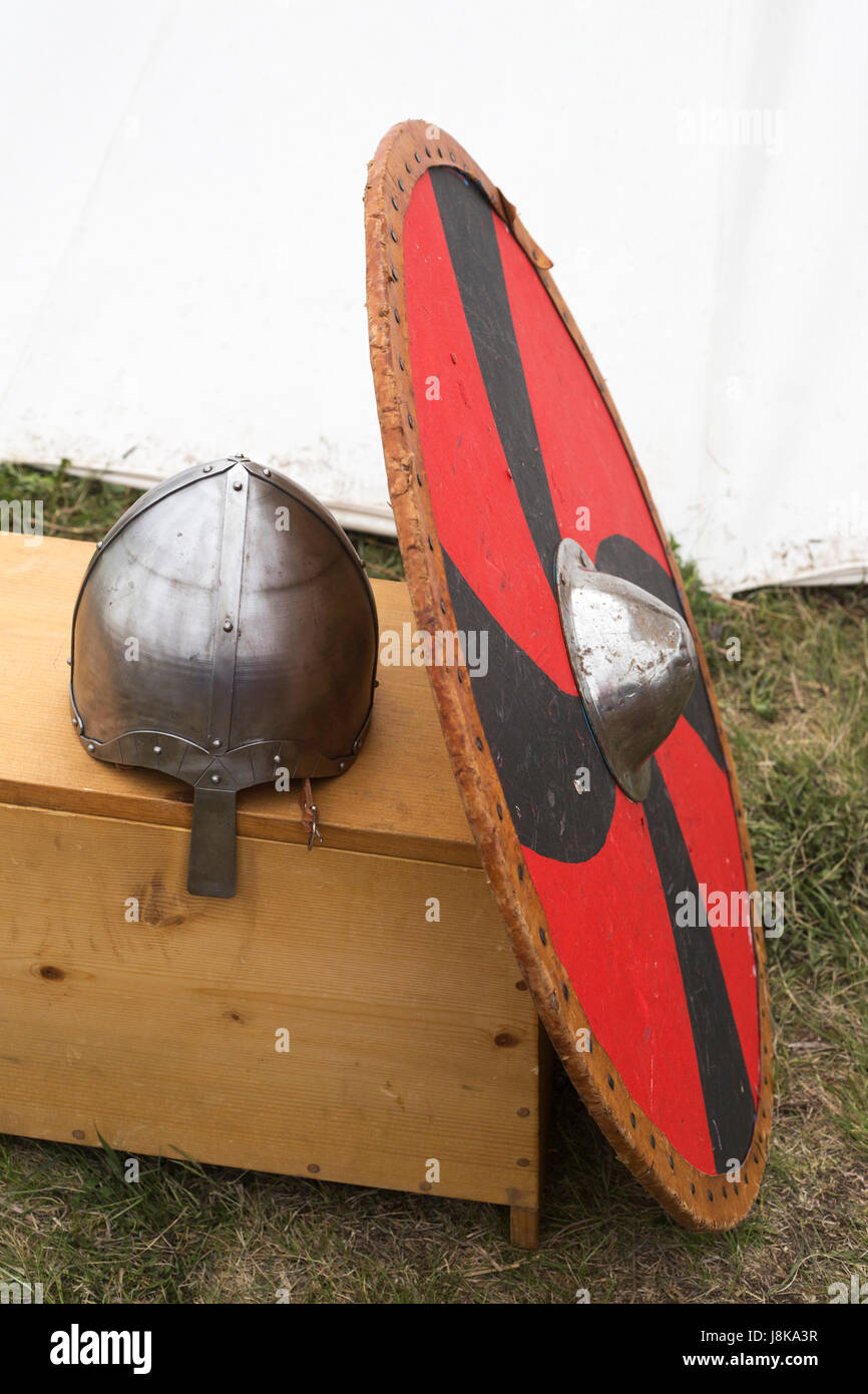 Viking shield hi-res stock photography and images - Alamy