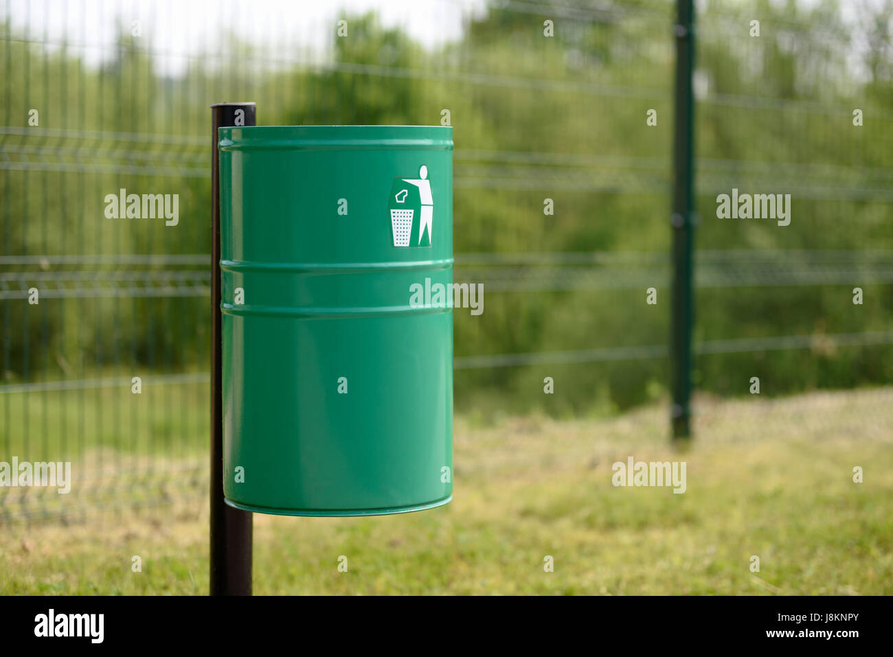 Recycle bin in park hi-res stock photography and images - Alamy