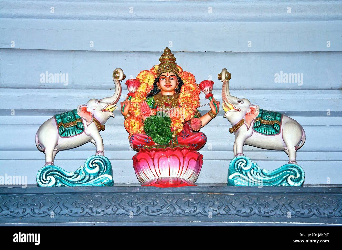 Hindu figure hi-res stock photography and images - Alamy