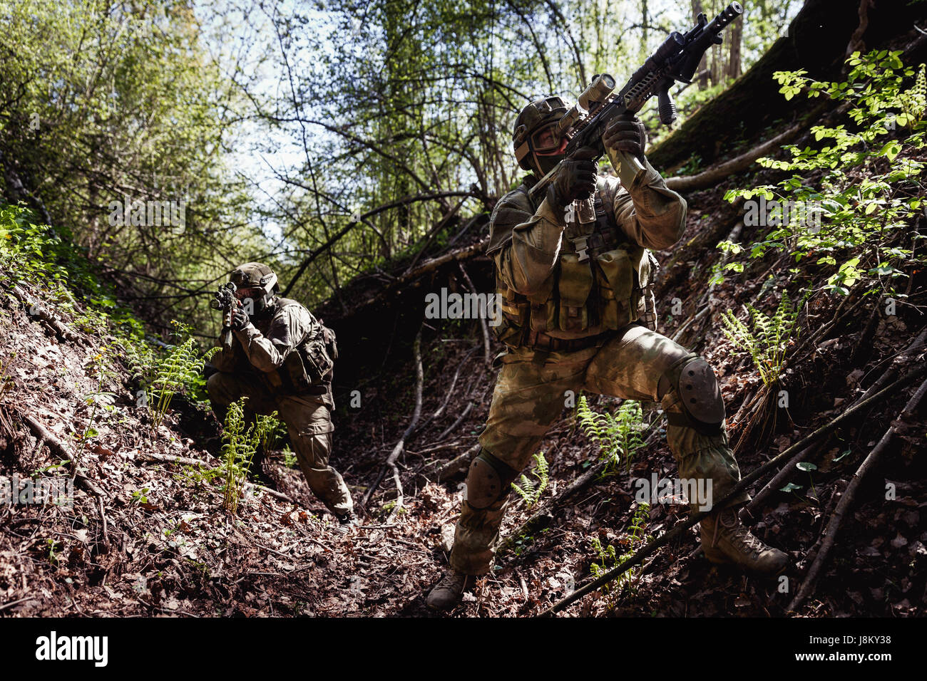 Photo of soldiers on battlefield Stock Photo - Alamy