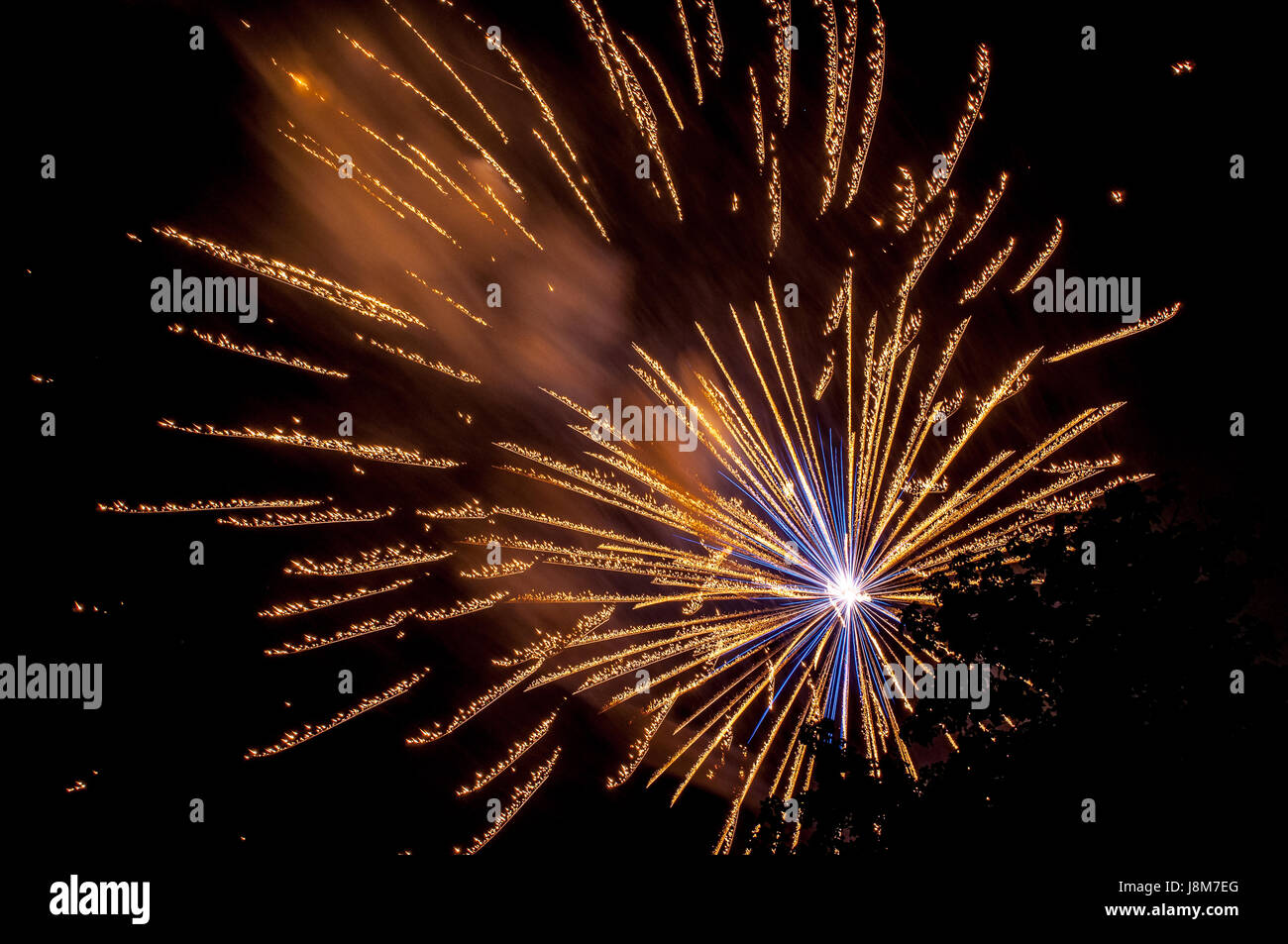 Sparkling stars silhouette hi-res stock photography and images - Alamy