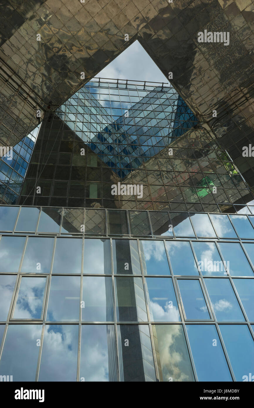 1 london bridge building hi-res stock photography and images - Alamy
