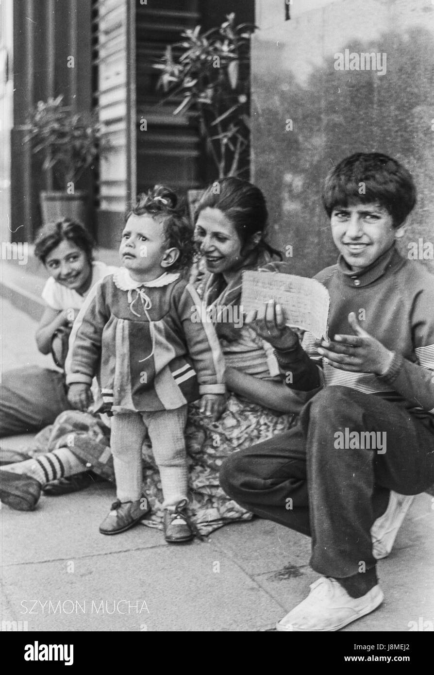 Romanian immigrants hi-res stock photography and images - Alamy