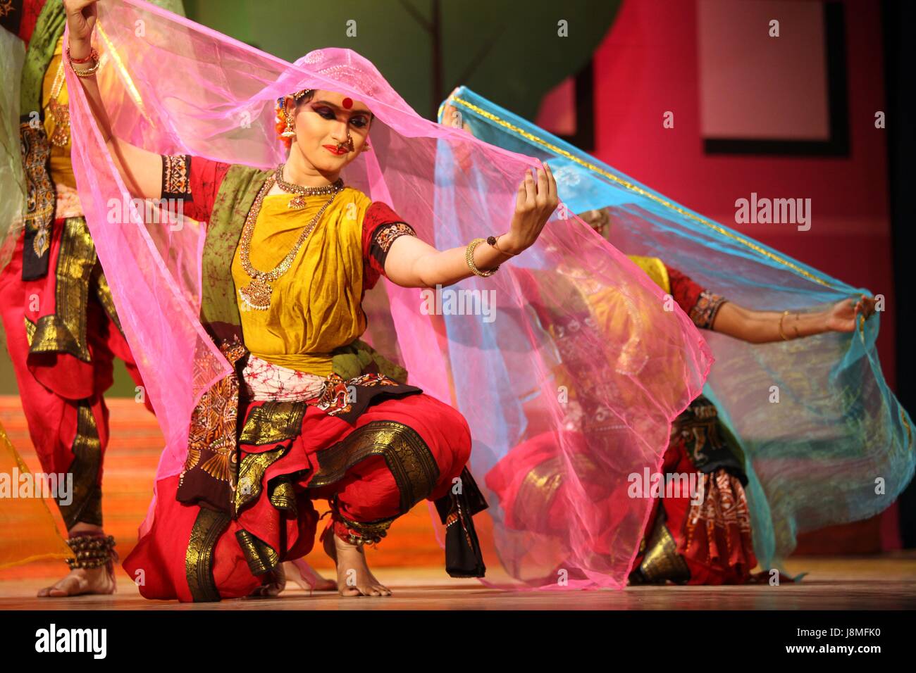 Bangladeshi women perform a traditional dance in Dhaka Stock Photo - Alamy