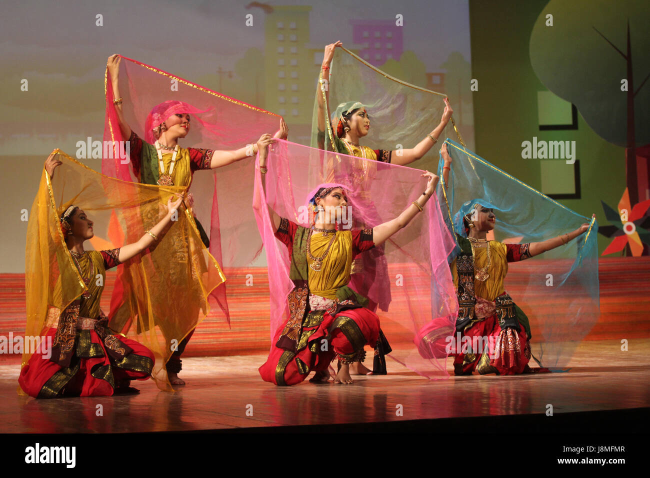 Bangladeshi women perform a traditional dance in Dhaka Stock Photo - Alamy