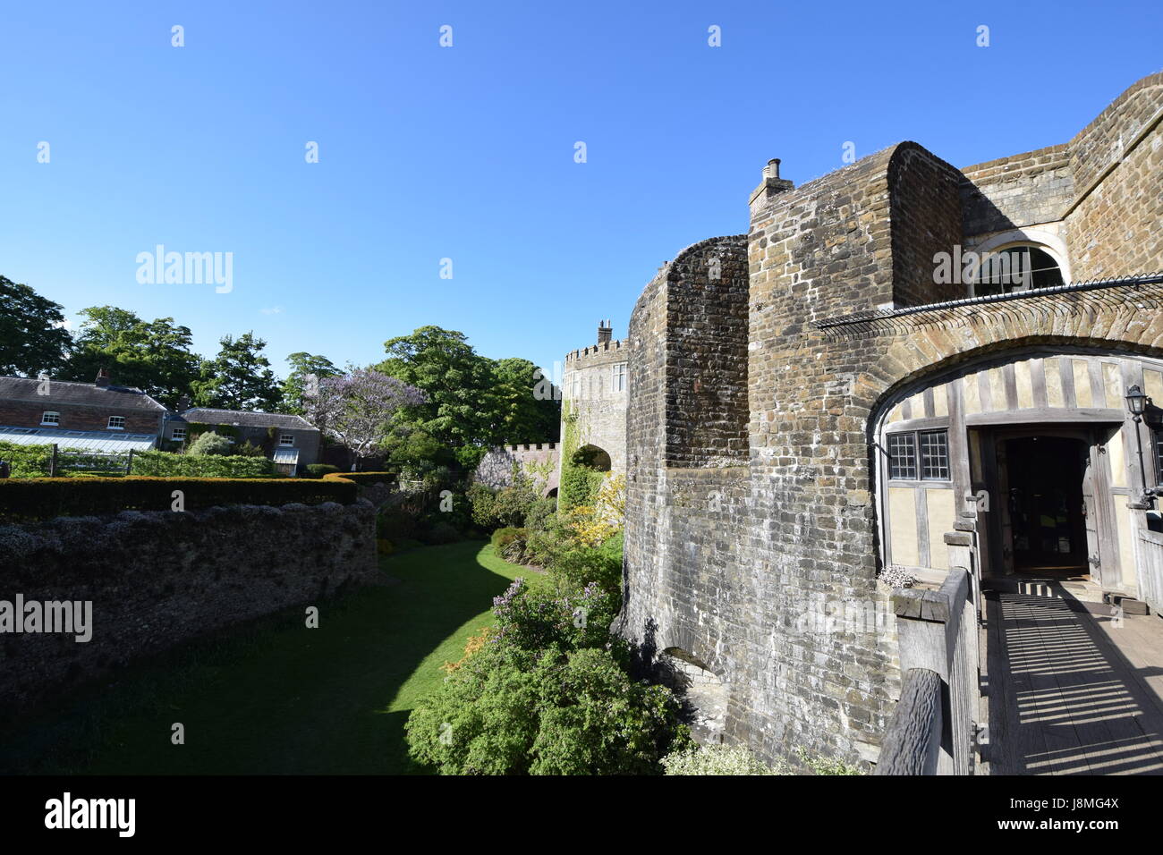 Walmer castle and moat garden hi-res stock photography and images - Alamy