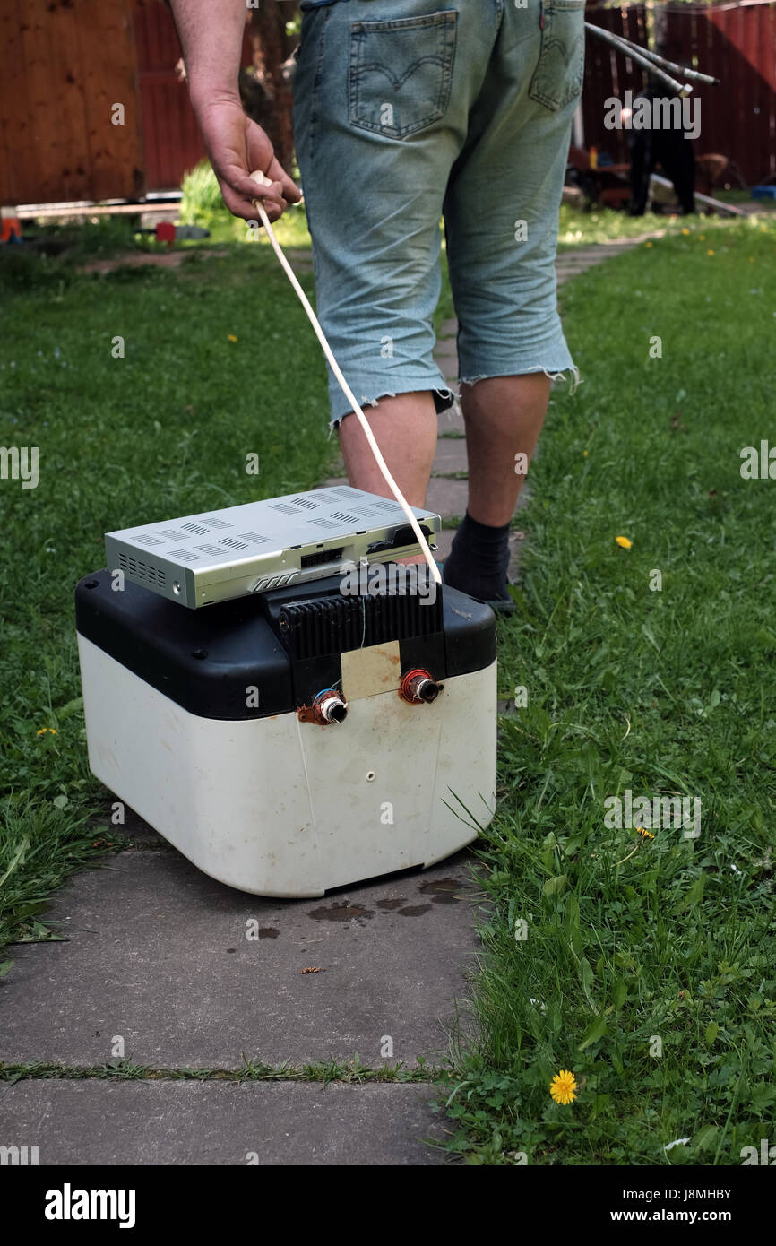 Man dragging hi-res stock photography and images - Alamy