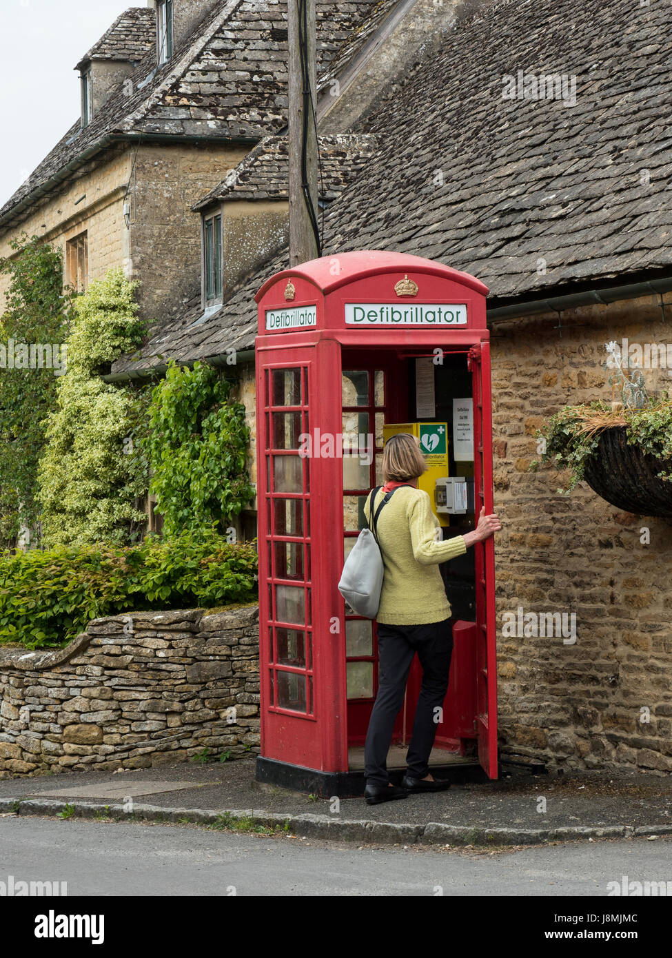 British telephone booth in Upper Slaughter, England are transformed ...