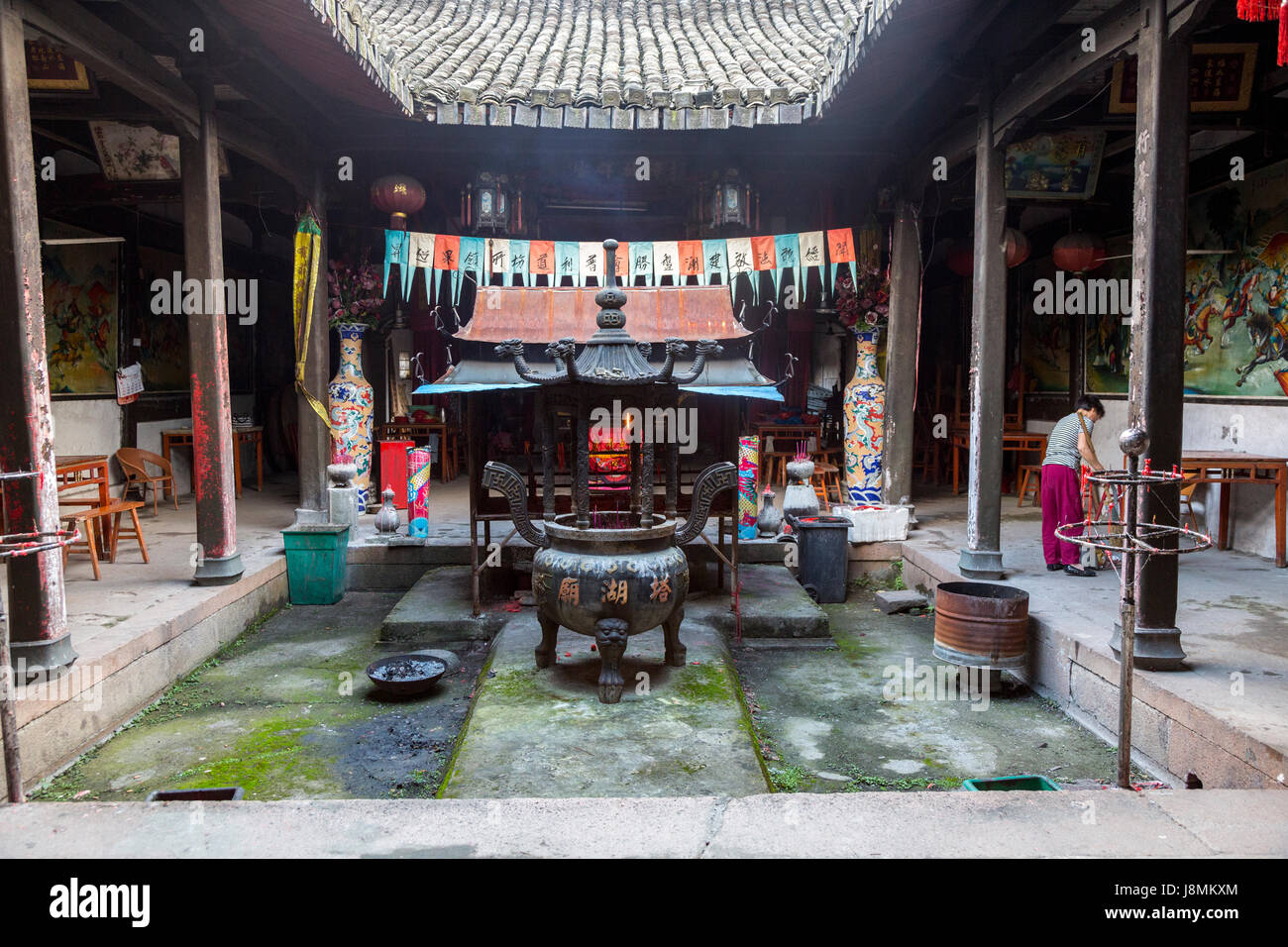 Zhejiang china temple hi-res stock photography and images - Alamy