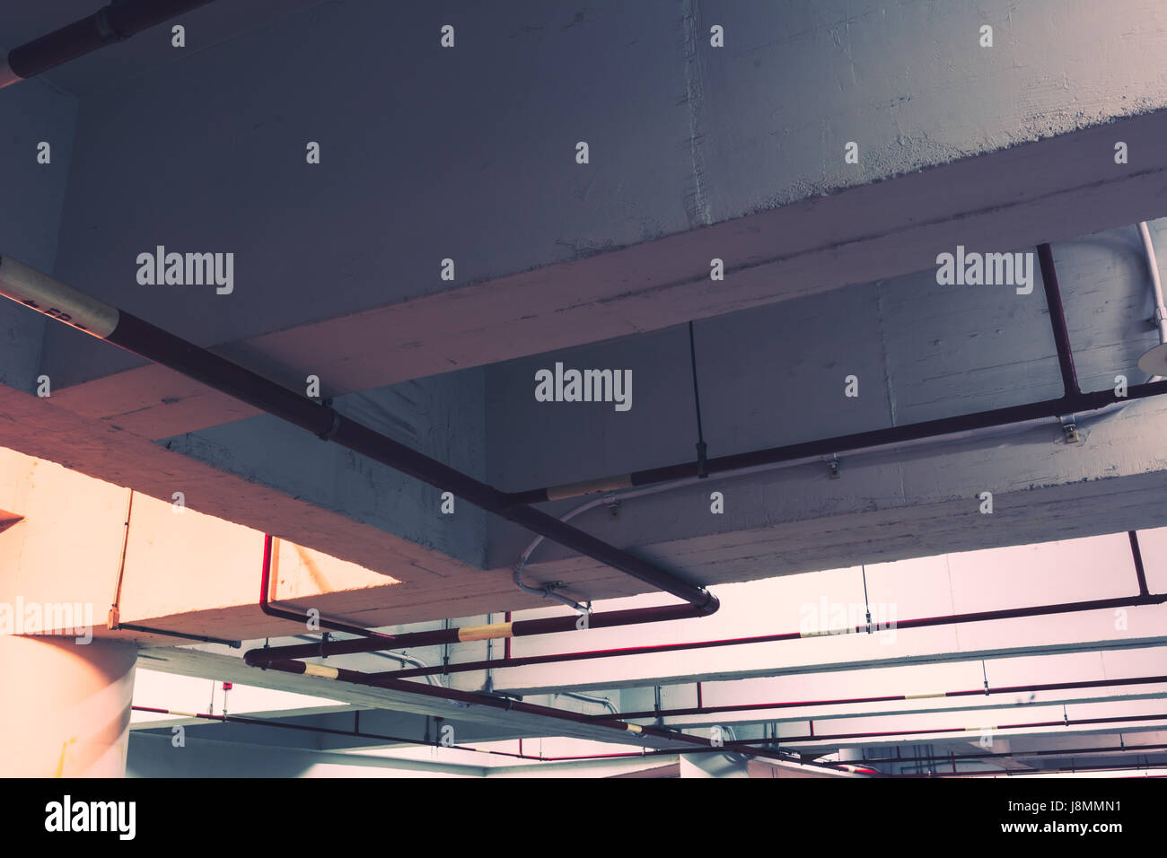 Industrial ceiling pipe hi-res stock photography and images - Alamy