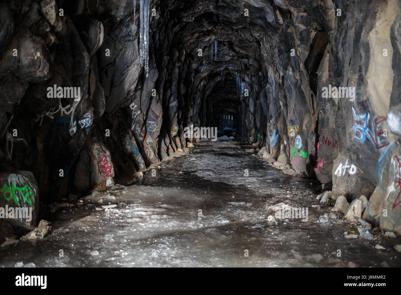 Deep cave hi-res stock photography and images - Alamy