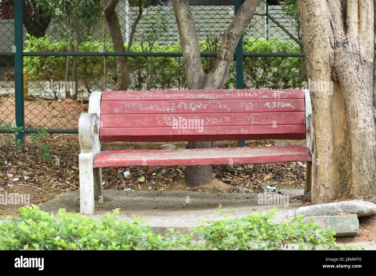 Dirty benches hi-res stock photography and images - Alamy