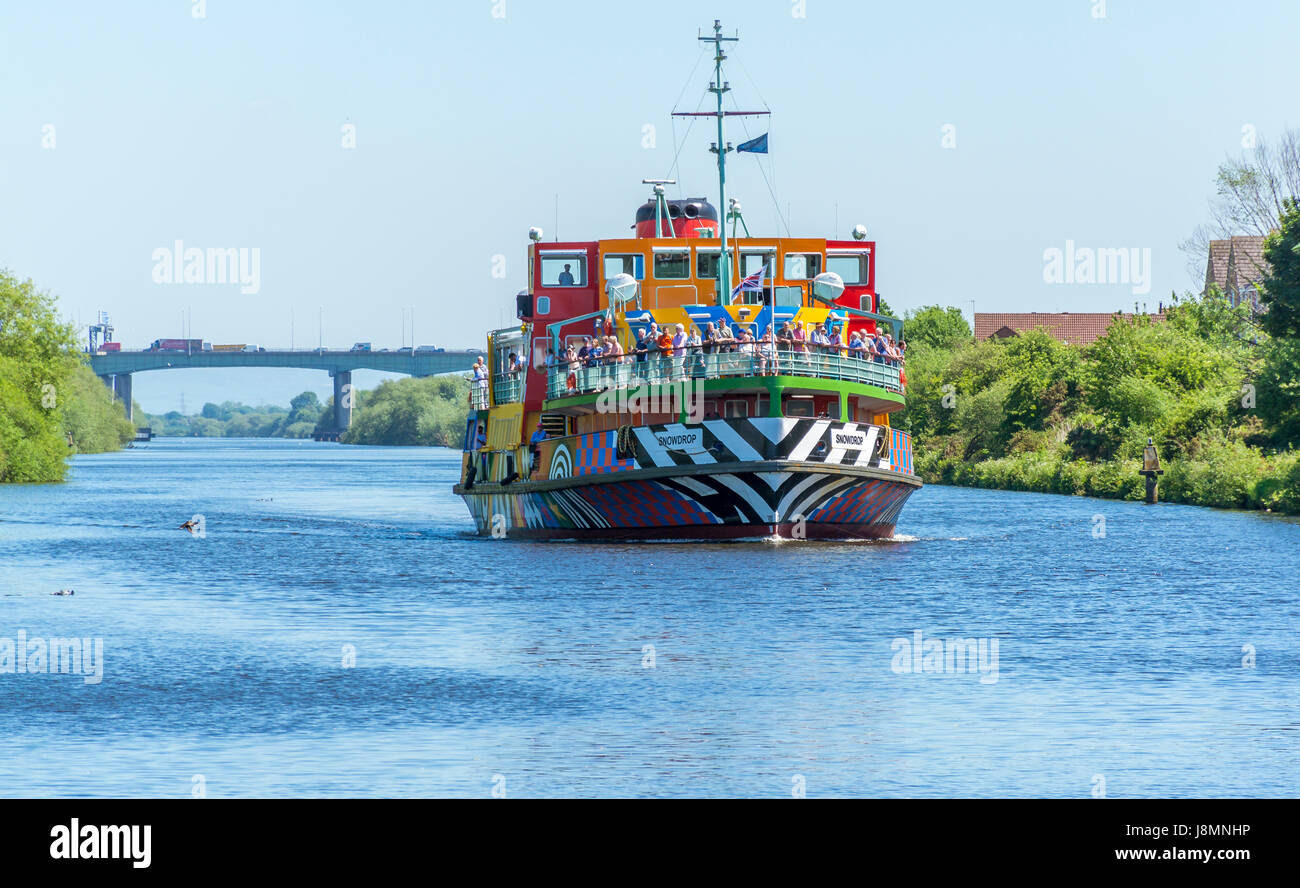 A view of the pleasure cruiser 'Snowdrop' sailing along the Manchester ...