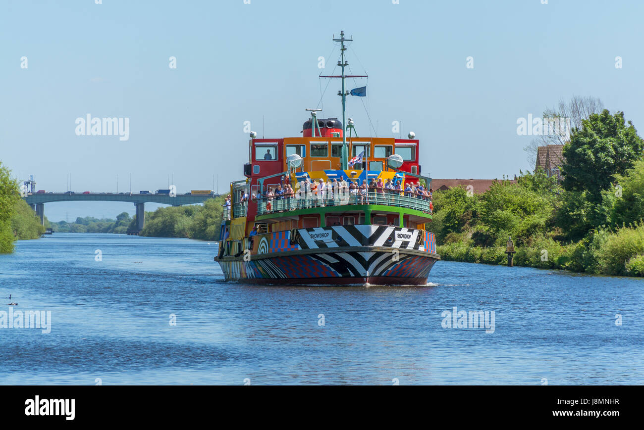 A view of the pleasure cruiser 'Snowdrop' sailing along the Manchester ...