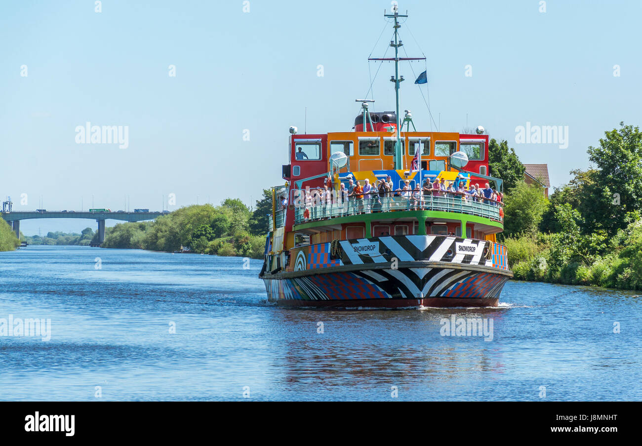 A view of the pleasure cruiser 'Snowdrop' sailing along the Manchester ...