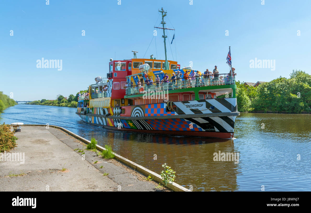 A view of the pleasure cruiser 'Snowdrop' sailing along the Manchester ...