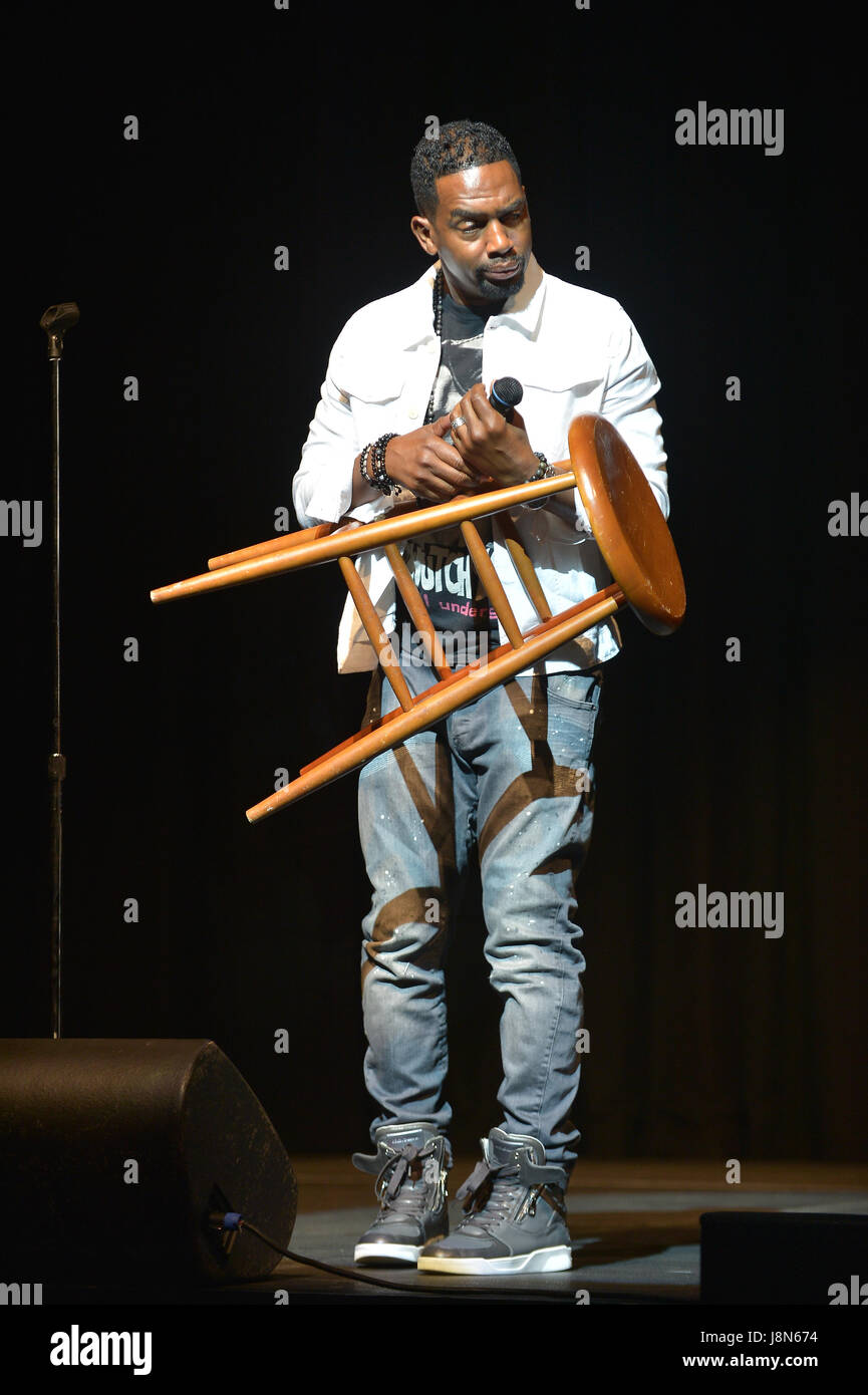 Miami, FL, USA. 28th May, 2017. Actor/comedian Bill Bellamy performs ...