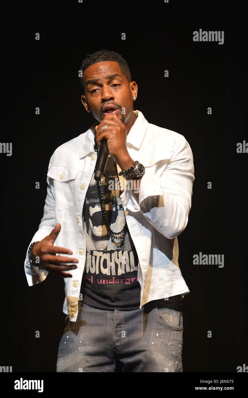 Miami, FL, USA. 28th May, 2017. Actor/comedian Bill Bellamy performs ...