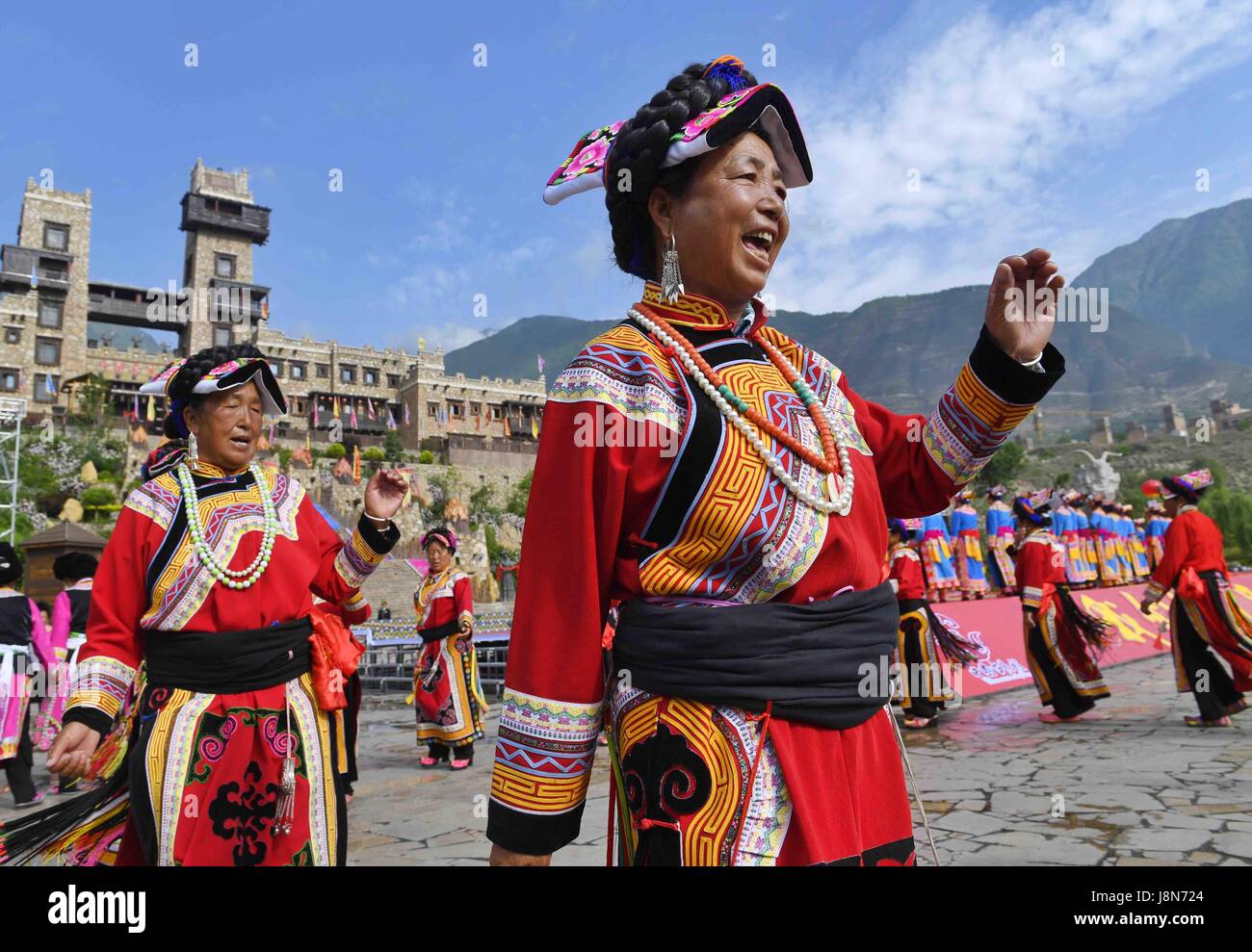 Maoxian, China's Sichuan Province. 30th May, 2017. Women of Qiang ...