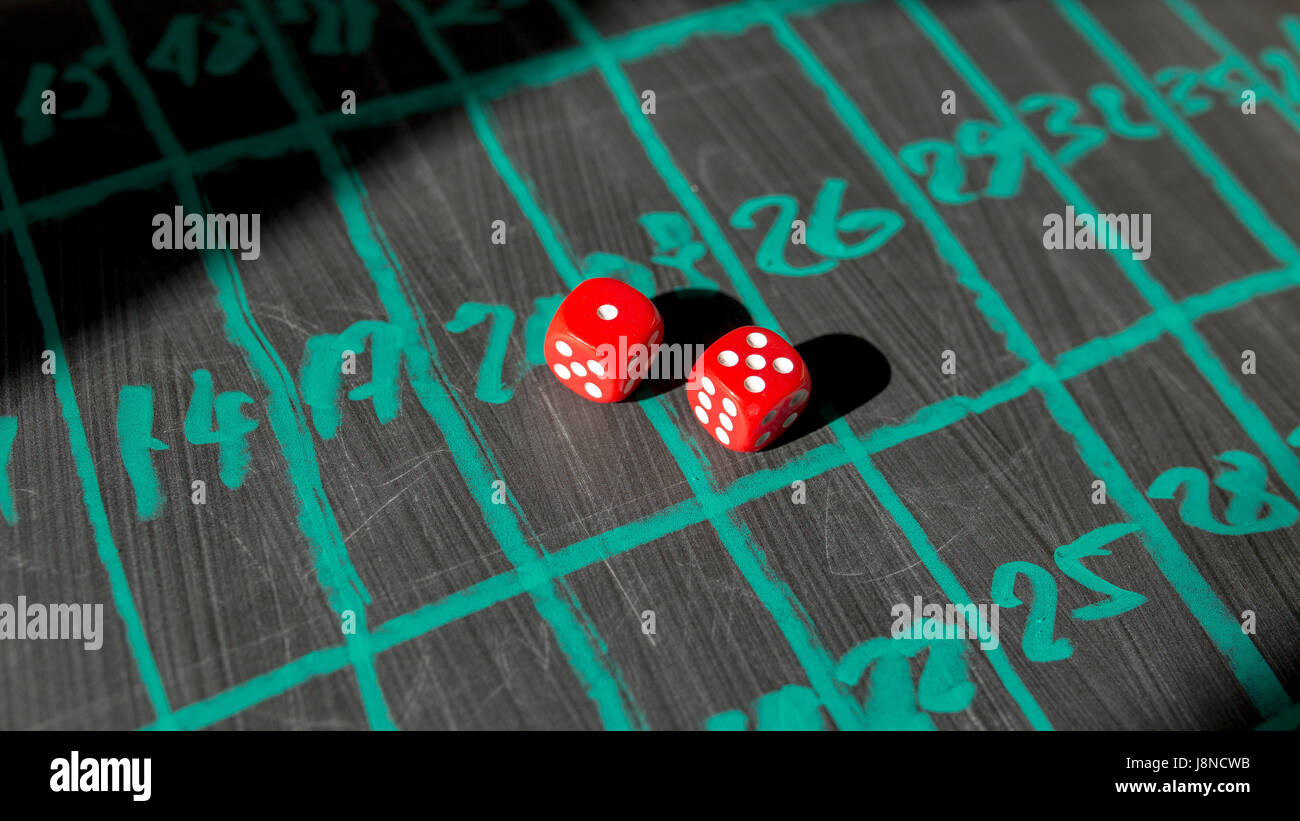 Roll the dice hi-res stock photography and images - Alamy
