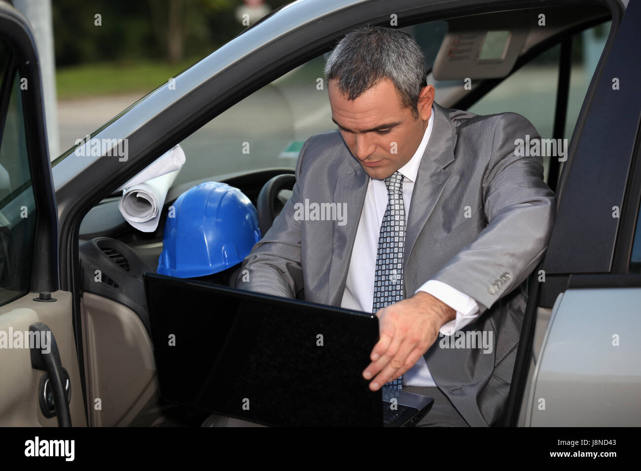 leader, captain, chieftain, chief, boss, manager, superior, important ...