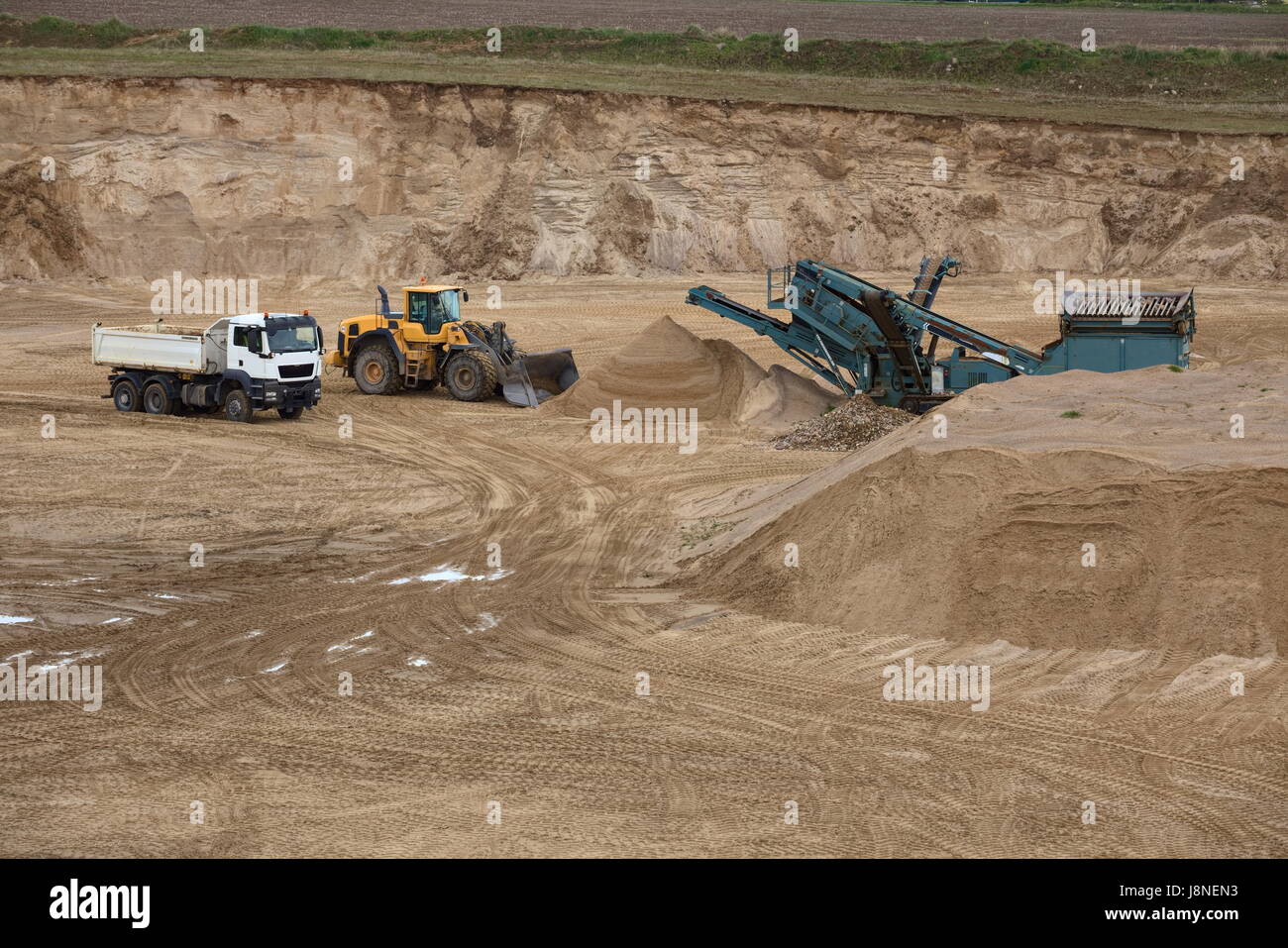 Gravel separator hi-res stock photography and images - Alamy