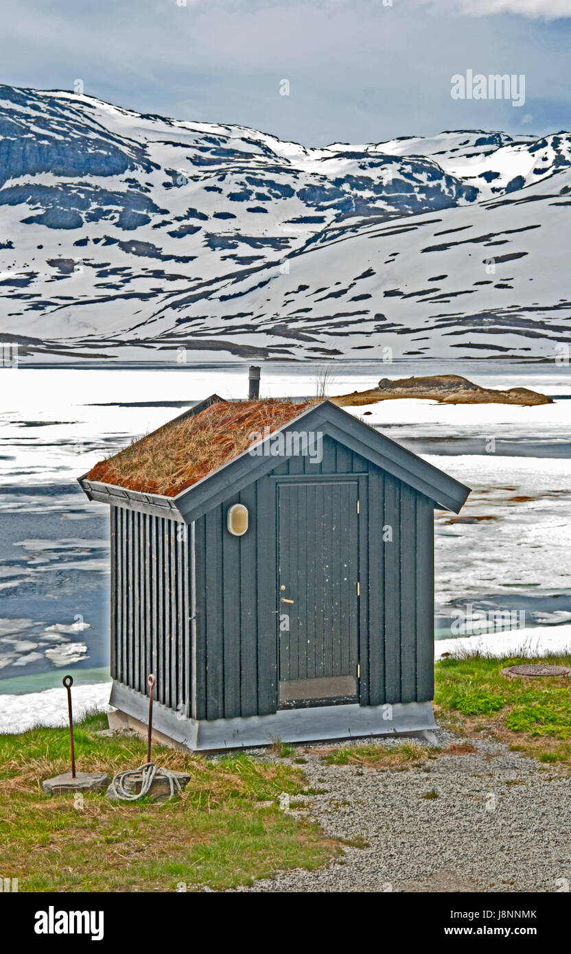 Mountain Village Hut, Lake, Grass Growing on Roof, Haukeliseter ...