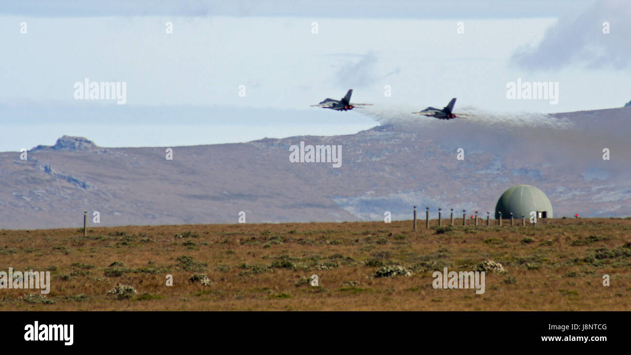 Raf aircraft in the falkland islands hi-res stock photography and ...