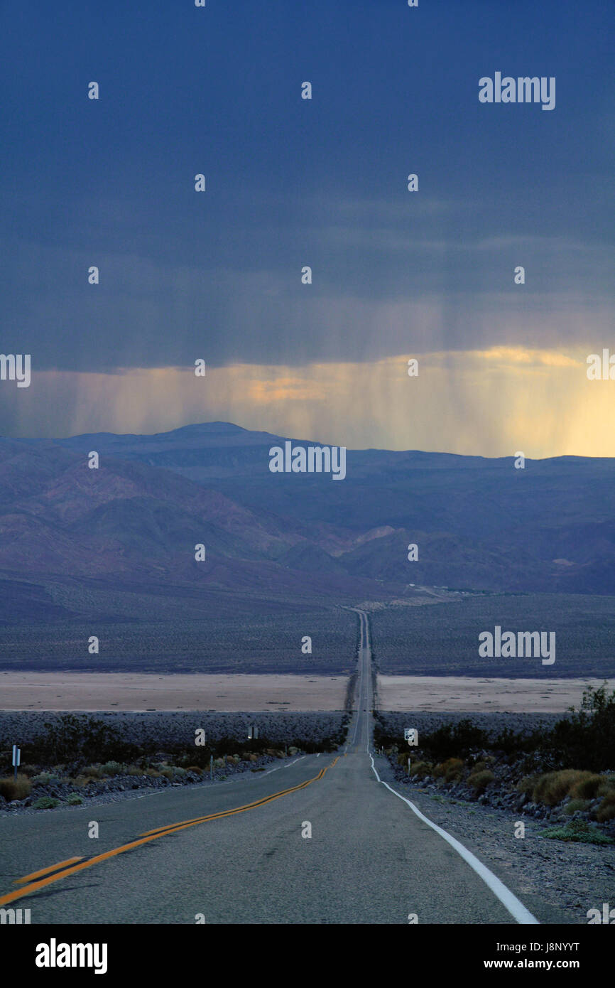 Empty road, Death Valley National Park, California, United States of ...