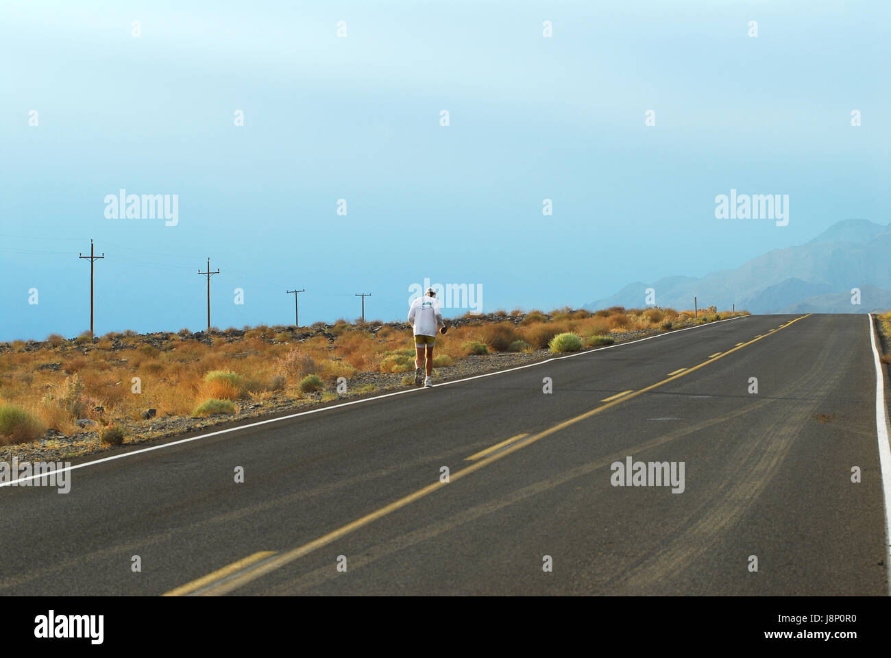 135-Mile Kiehl's Badwater Ultramarathon in Death Valley, California ...