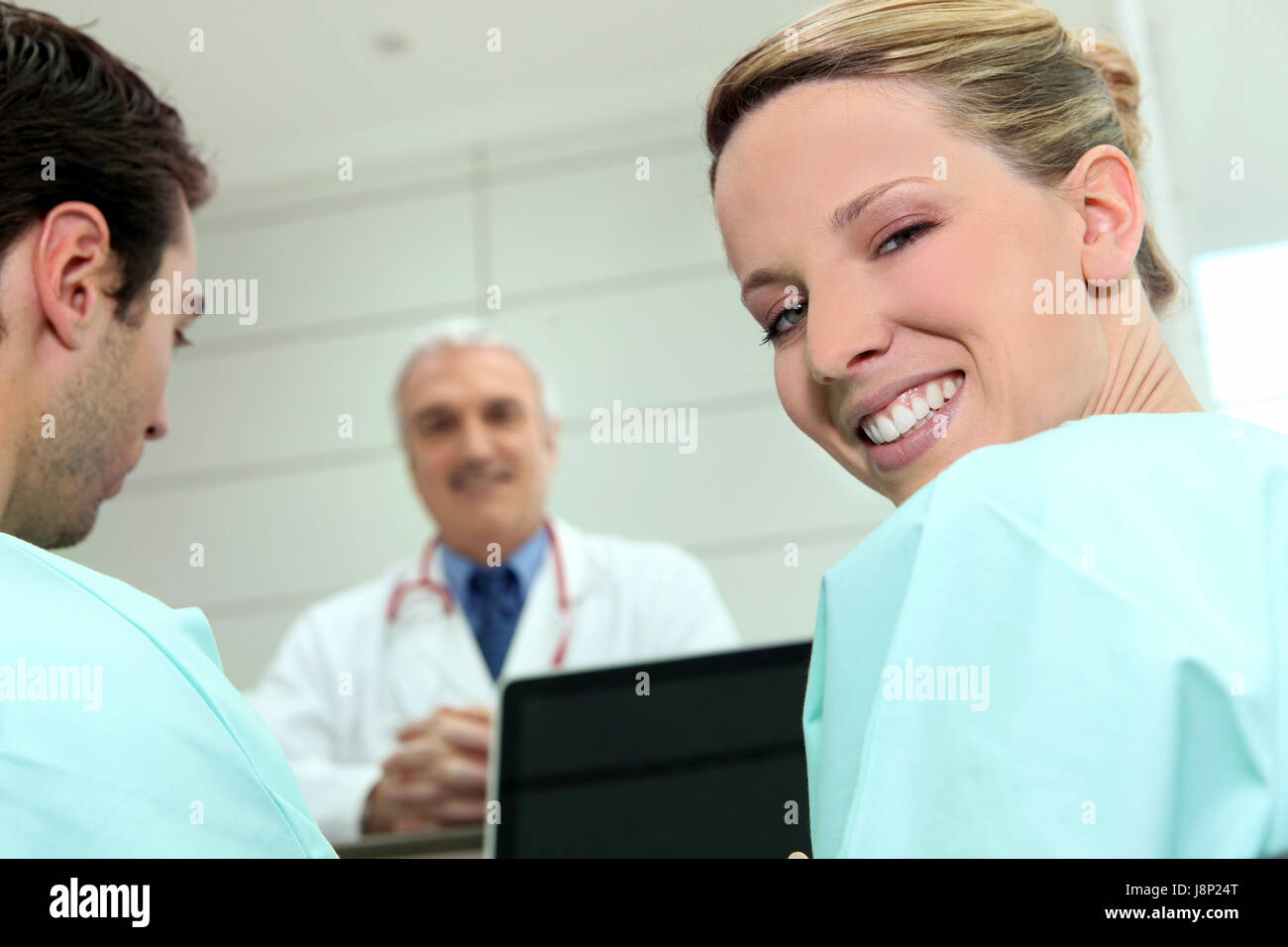 doctor, physician, medic, medical practicioner, talk, speaking, speaks ...