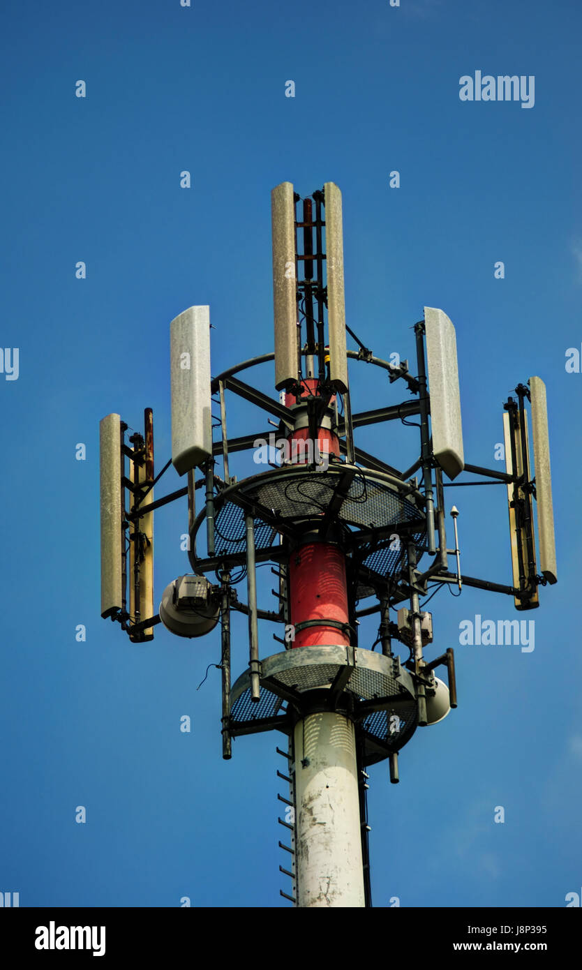 Wireless internet tower hi-res stock photography and images - Alamy