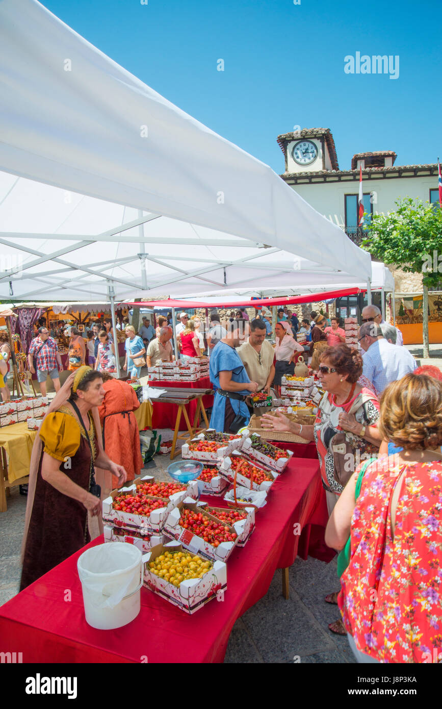 Pueblo medieval de mercado hi-res stock photography and images - Alamy